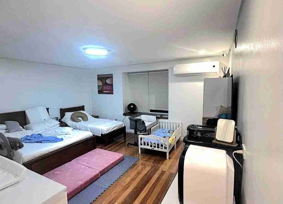 3 Storey 3 Bedrooms Townhouse with 2 Car Garage For Sale at Loyola ...