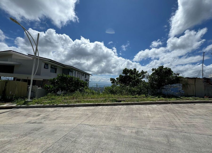 Prime Residential Lot with City Views Monterazzas The Peaks