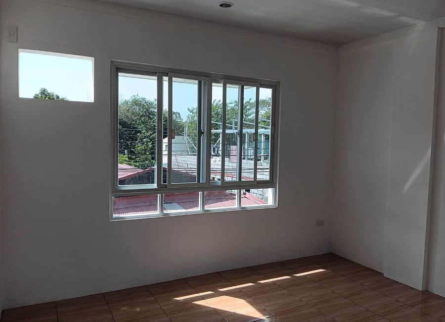 3 Bedrooms Townhouse for Sale in Sun Valley Paranaque - JB