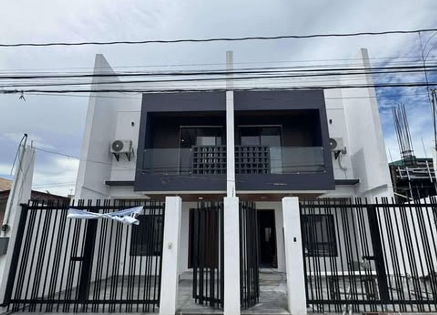 Walking Distance to Lagro MRT: Brand-New Townhouse for Sale - Gio