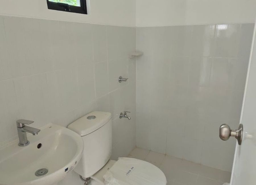 For Sale 2 Storey House & lot in Filinvest East Homes Subd San Isidro ...