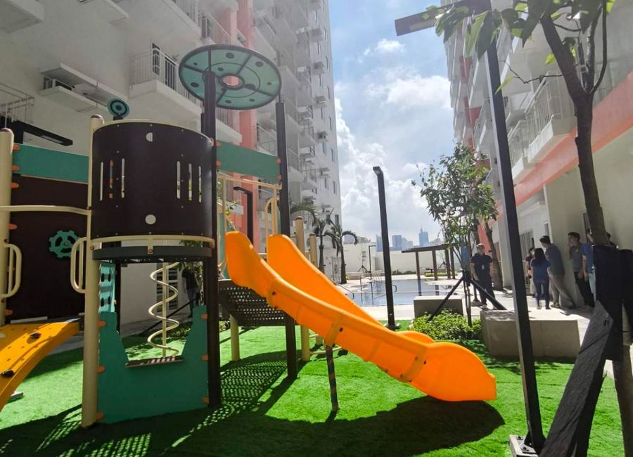 Condo for sale studio type in pasay area shell shore sea quantum residence