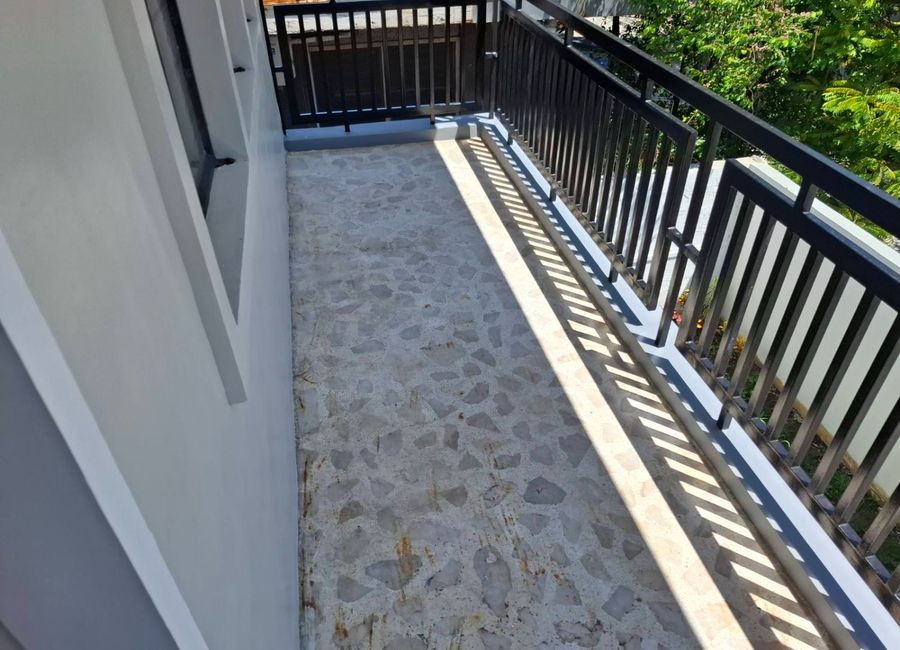 Pre-owned House and Lot for Sale in Paranaque 2Storey Spacious-MD