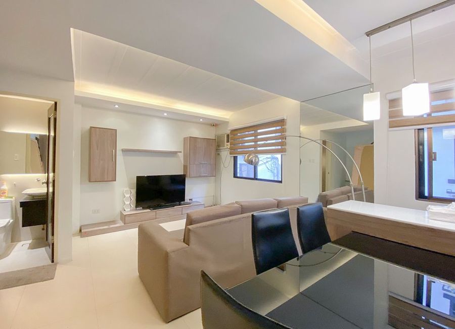 2BR TOWNHOUSE; ROBINSONS CIRCLE - PASIG CITY - FOR SALE