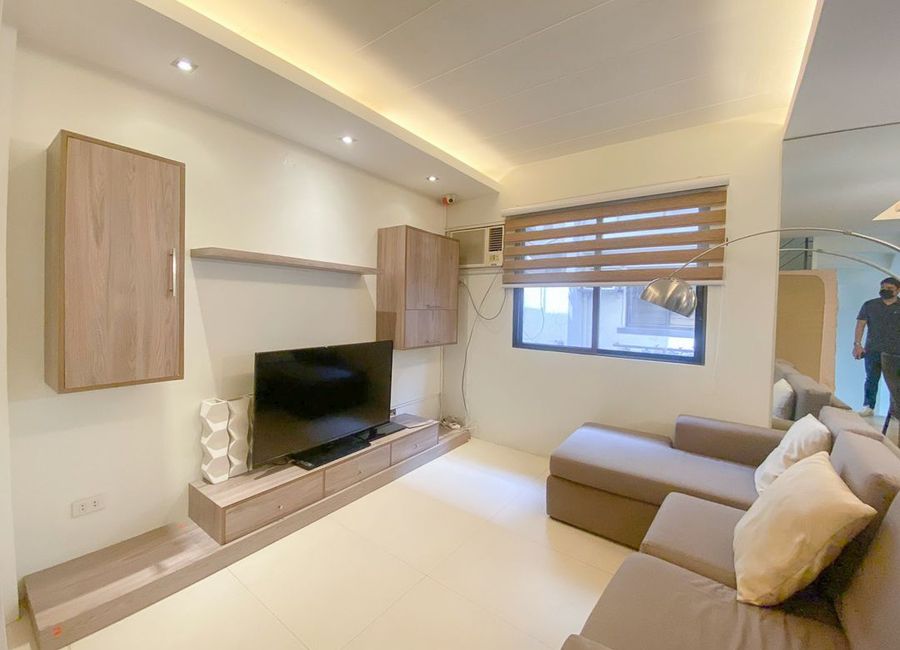 2BR TOWNHOUSE; ROBINSONS CIRCLE - PASIG CITY - FOR SALE