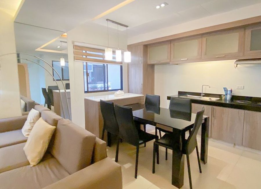 2BR TOWNHOUSE; ROBINSONS CIRCLE - PASIG CITY - FOR SALE