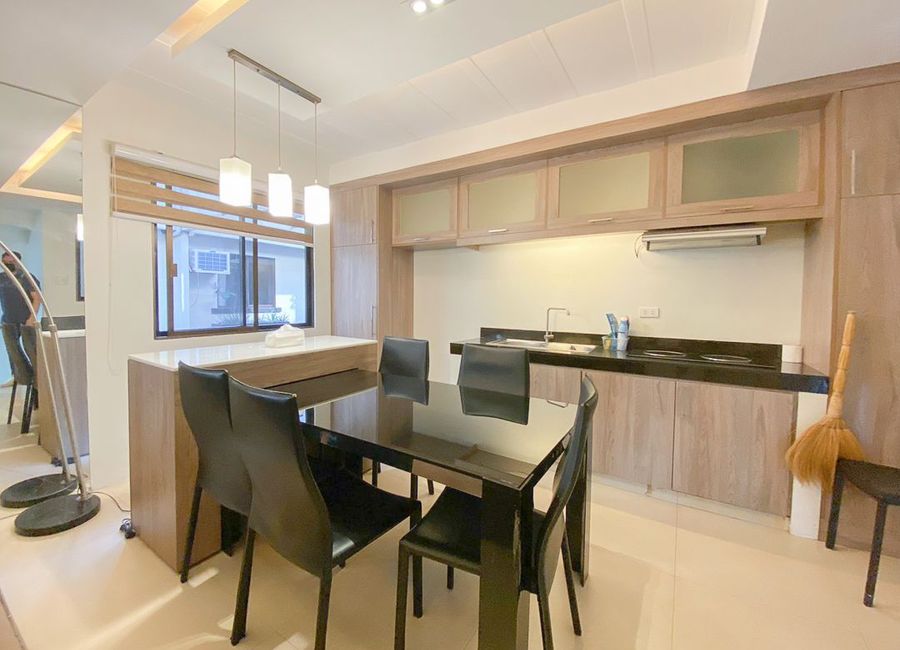 2BR TOWNHOUSE; ROBINSONS CIRCLE - PASIG CITY - FOR SALE