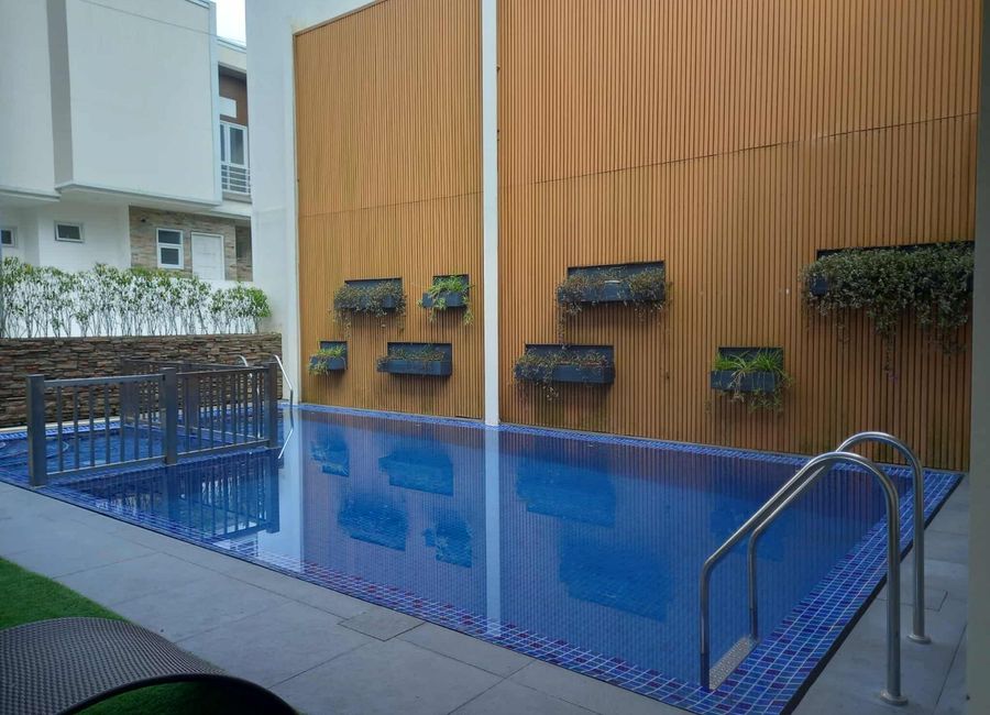 Townhouse For Sale in Tagaytay City-MC