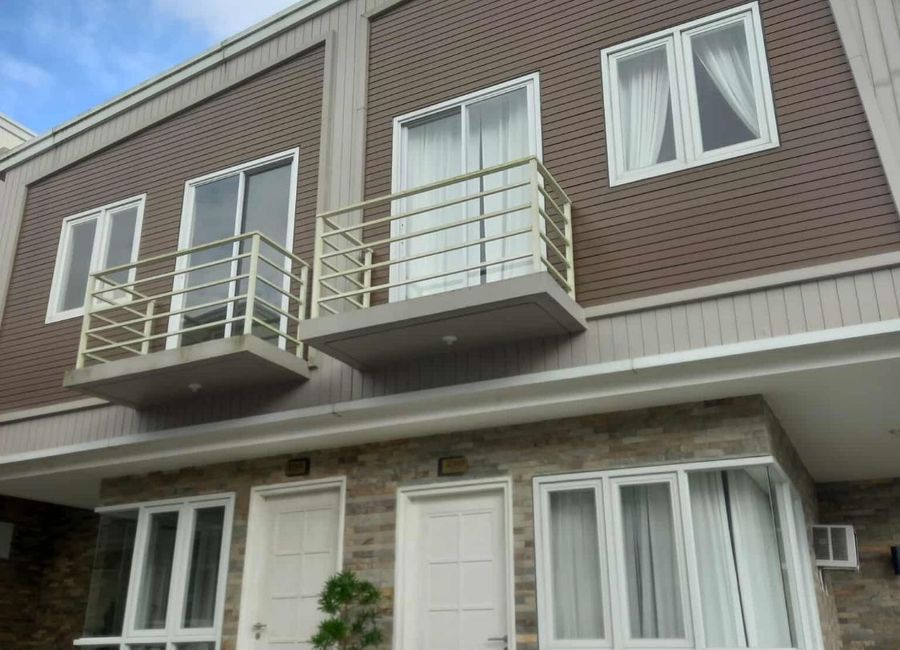 Townhouse For Sale in Tagaytay City-MC