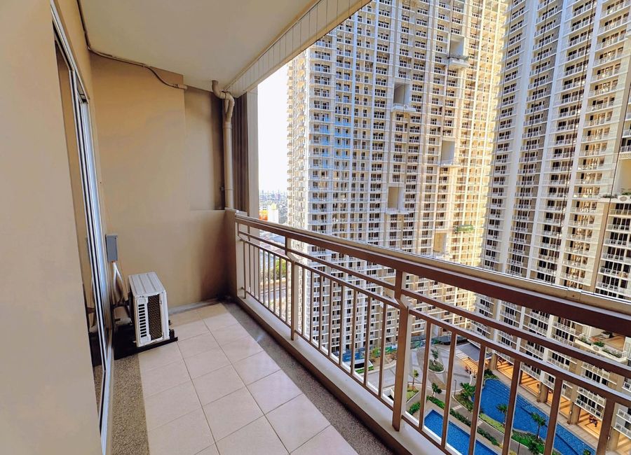 RUSH SALE 2BR with Balcony in Prisma Residences, Pasig
