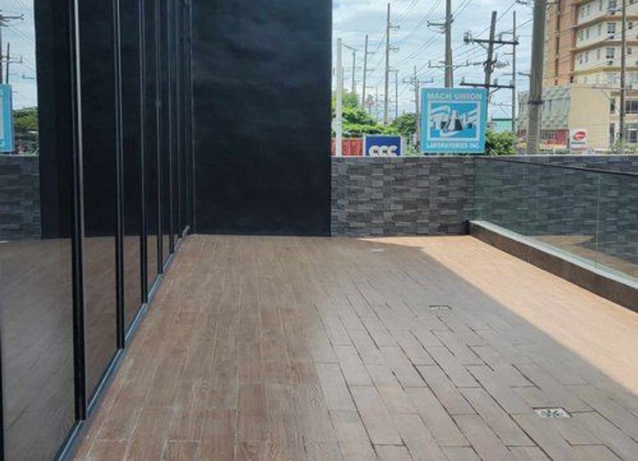 For Sale: Commercial Building located at Alabang Zapote rd. Las Piñas City