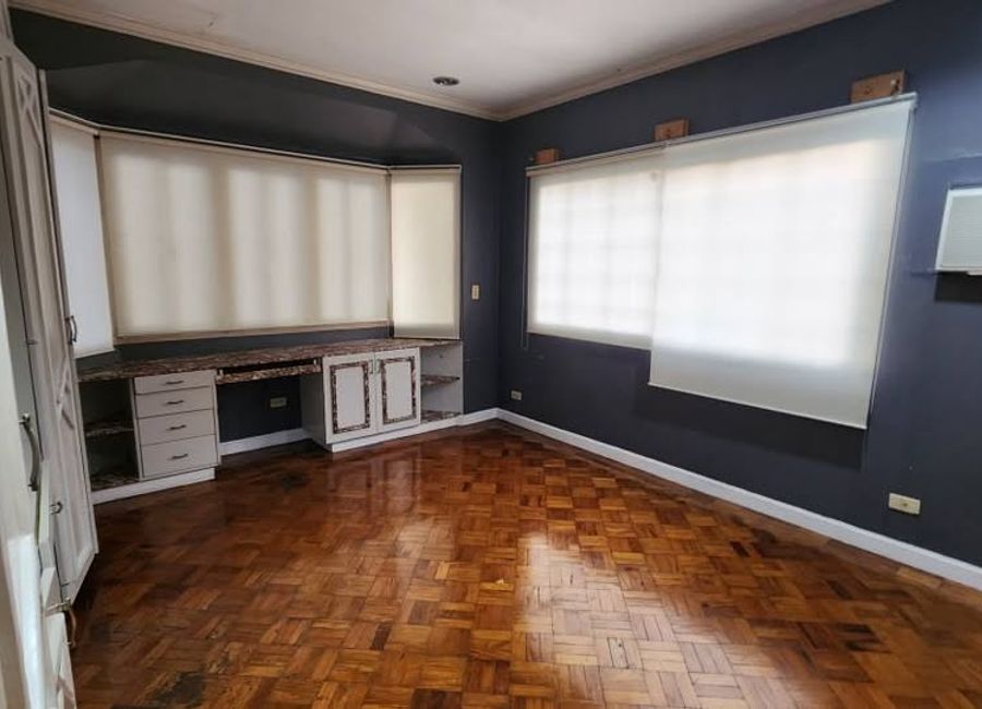 5BR House and lot for Rent in Acropolis Village, Quezon City