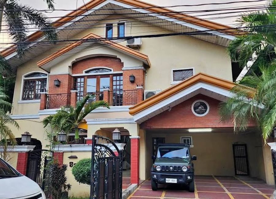 5BR House and lot for Rent in Acropolis Village, Quezon City