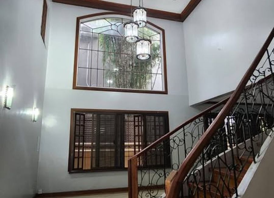 5BR House and lot for Rent in Acropolis Village, Quezon City