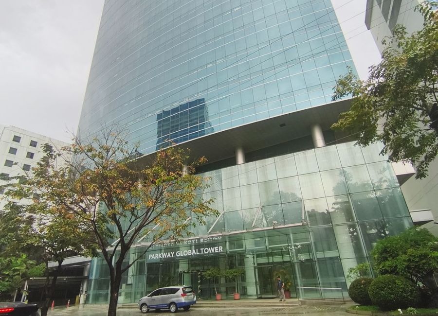 Central Business District Office Building for Sale, Taguig City