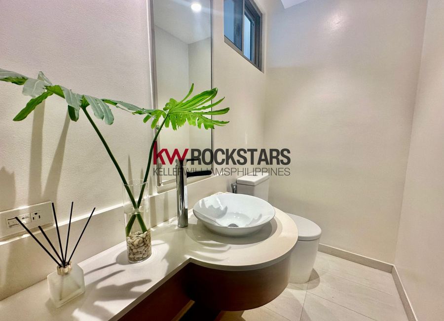 FOR SALE: The Premier Corner Address at Sevina Park Villas