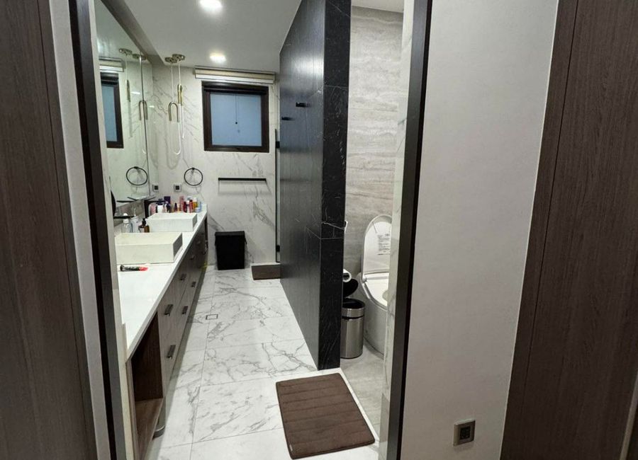 Fully-Furnished 4-Bedroom Townhouse in South Triangle, QC 📍 South ...