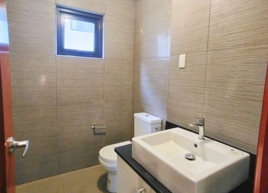 Circulo Verde Townhouse for Sale!