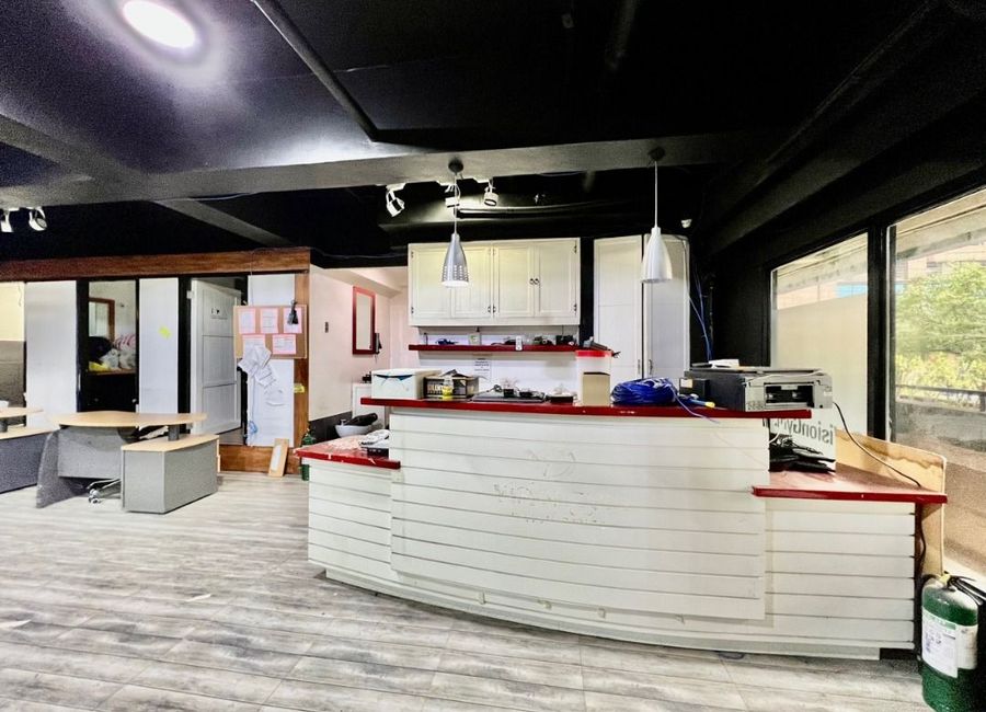 PRIME COMMERCIAL SPACE FOR SALE: PARC CHATEAU in ORTIGAS CENTER, PASIG: