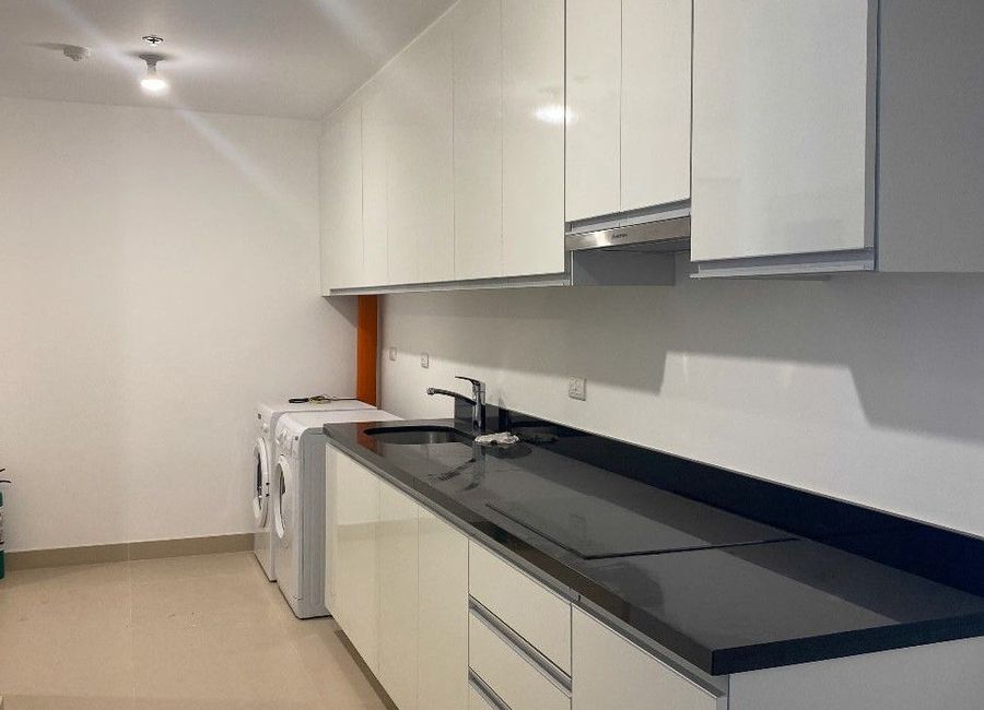 Two Roxas Triangle TRT 3BR Condo Rent Makati City