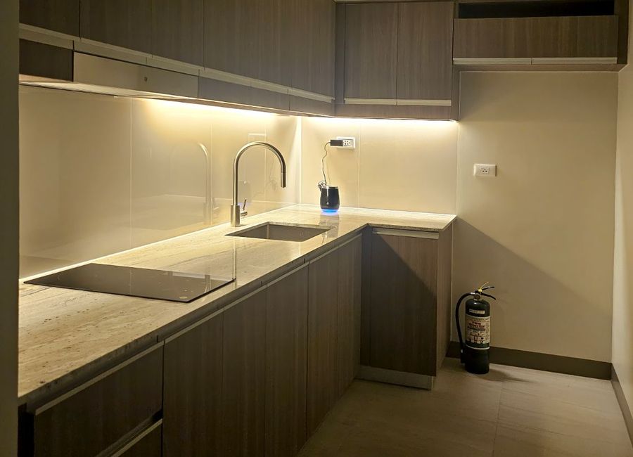 Rare 44.5sqm “Special Cut” 1BR (Brand New) - Park Mckinley West
