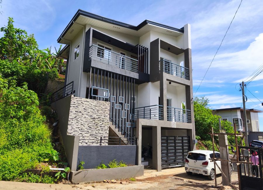 SALE!!! Brand New 3-Storey House & Lot Near Jeepney Line in Tuba ...