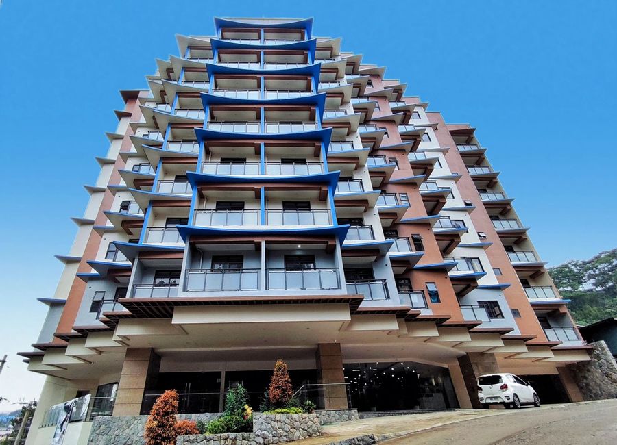 RFO Studio w/ Balcony & Buit in Cabinets Condo Unit near SLU in Rimando ...