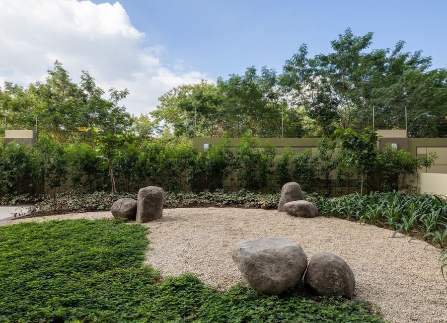 RFO PENTHOUSE AT THE CELANDINE AT A BONIFACIO QUEZON CITY