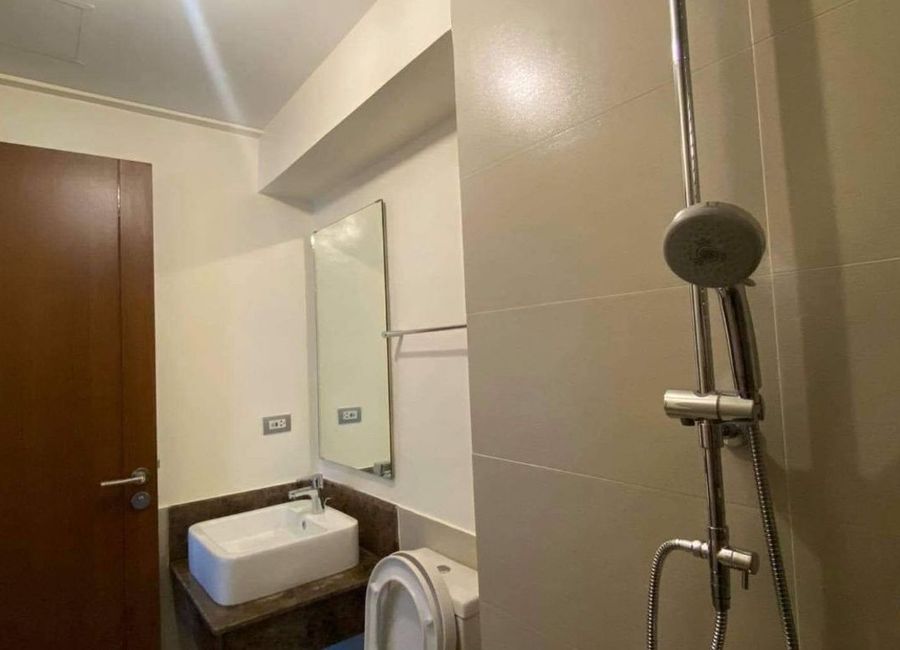 RFO Condo Unit along Aurora Blvd in New Manila, Quezon City near ...