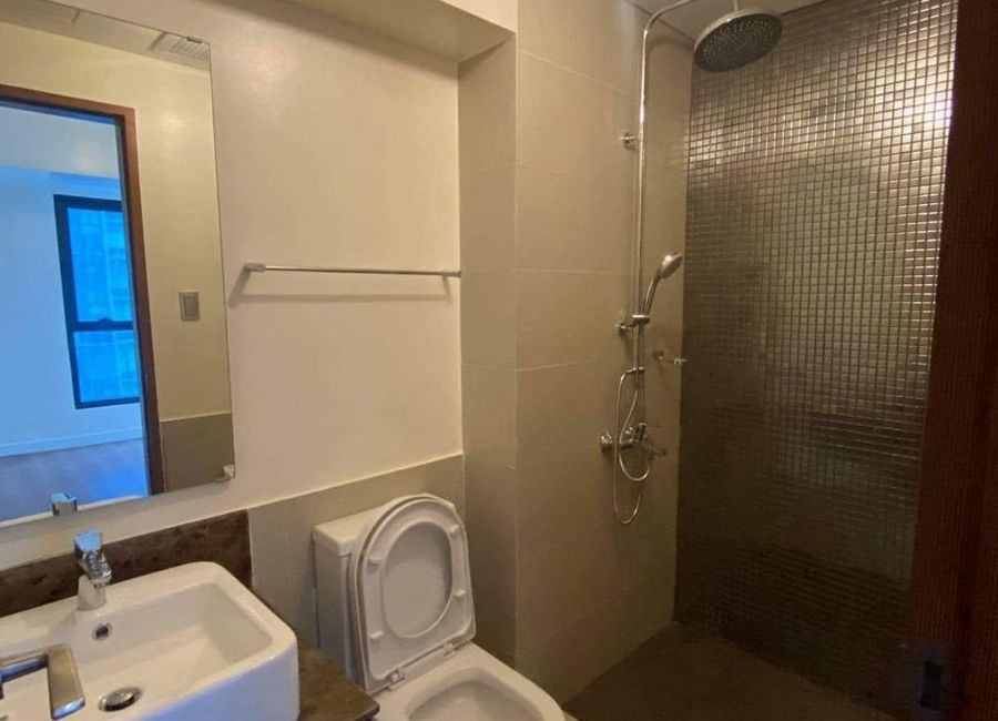 RFO Condo Unit along Aurora Blvd in New Manila, Quezon City near ...