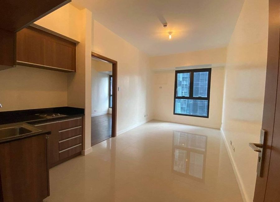 RFO Condo Unit along Aurora Blvd in New Manila, Quezon City near ...