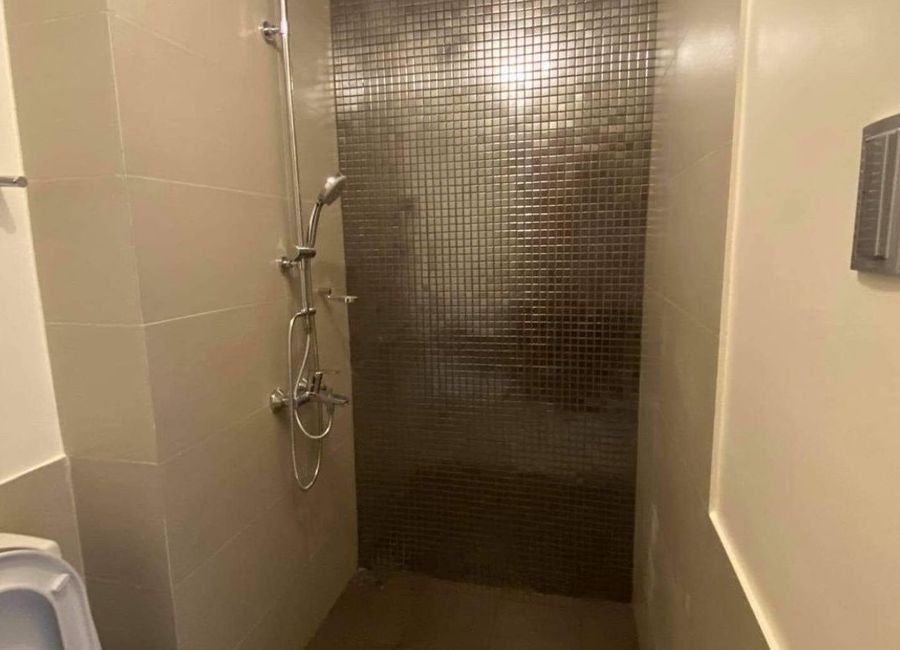 RFO Condo Unit along Aurora Blvd in New Manila, Quezon City near ...