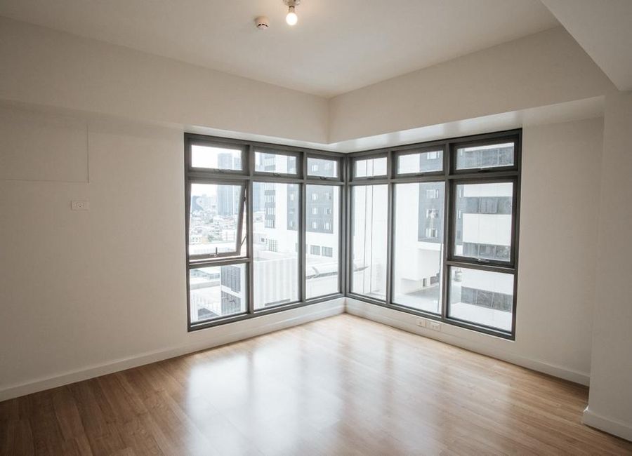 FS: Beautiful 2BR Unit at Solstice Tower 2, Makati City.