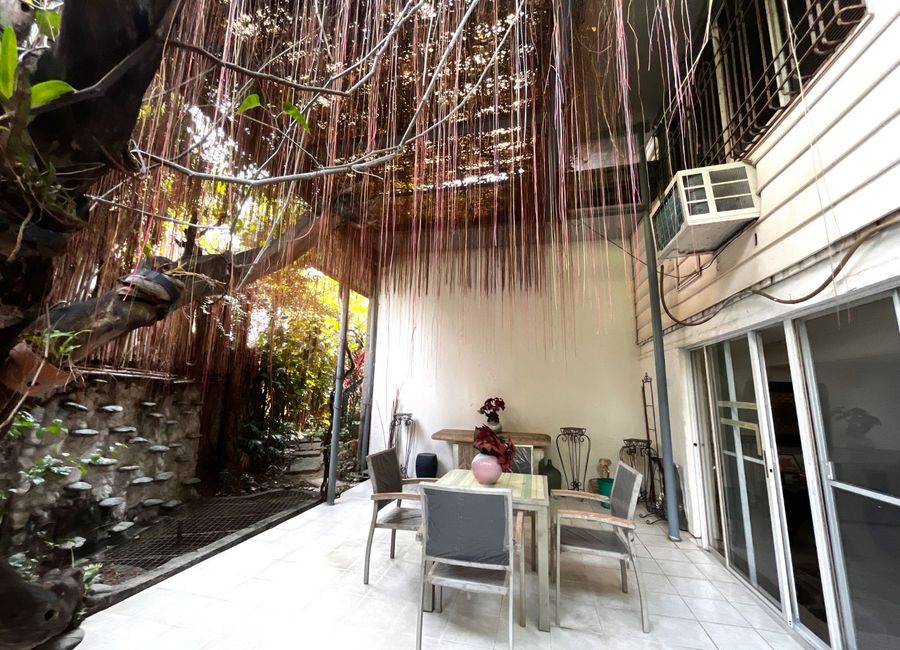 For Sale: House and Lot in Magallanes Village. Makati City for Sale!