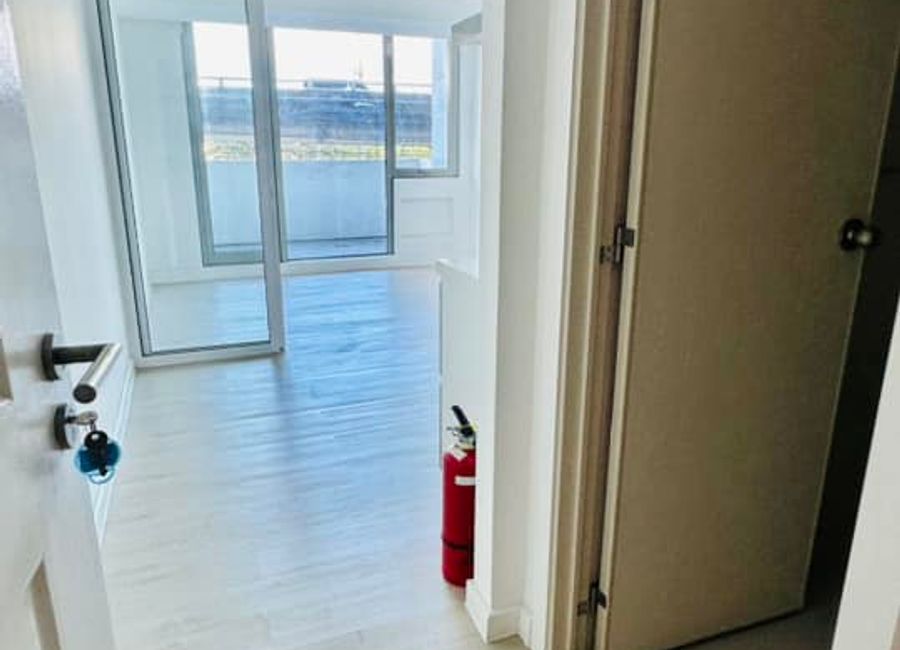 Bank Foreclosed Unit in Azure Urban Resorts Residences