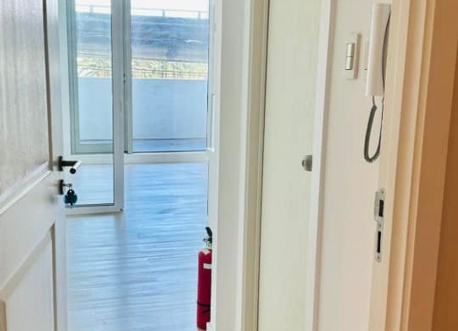 Bank Foreclosed Unit in Azure Urban Resorts Residences