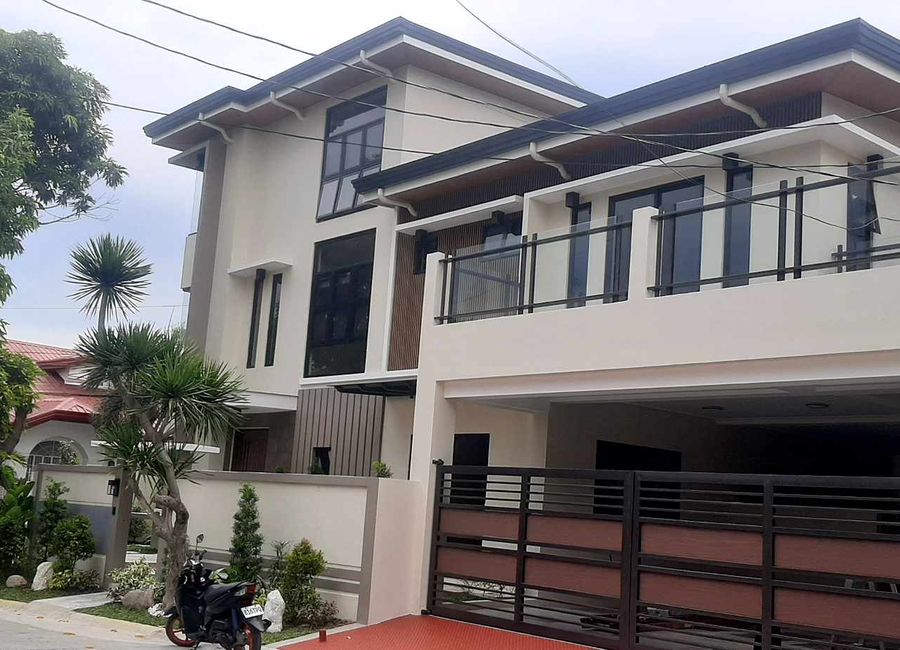 Corner Single Unit Complete Turn over inside BF Resort Village Las ...