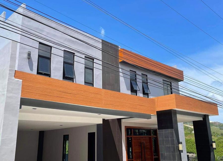 City and Seaview House for Sale in Labangon Cebu City