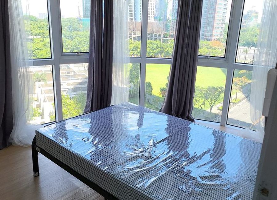 Condo in Bonifacio Global City with Parking Slot, 50 sqm, 14M