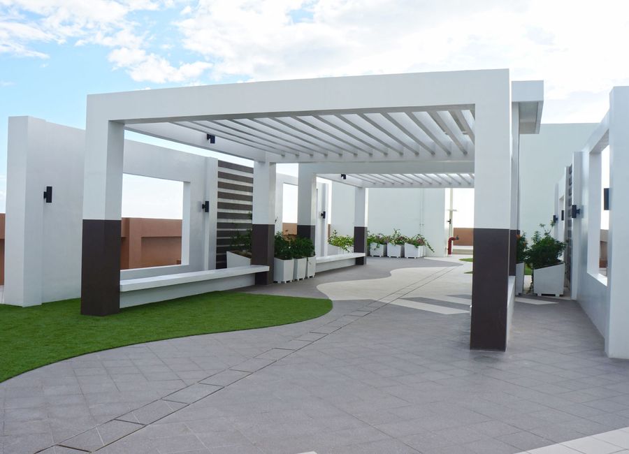 2 Bedrooms For Rent The Radiance Manila Bay Furnished with parking