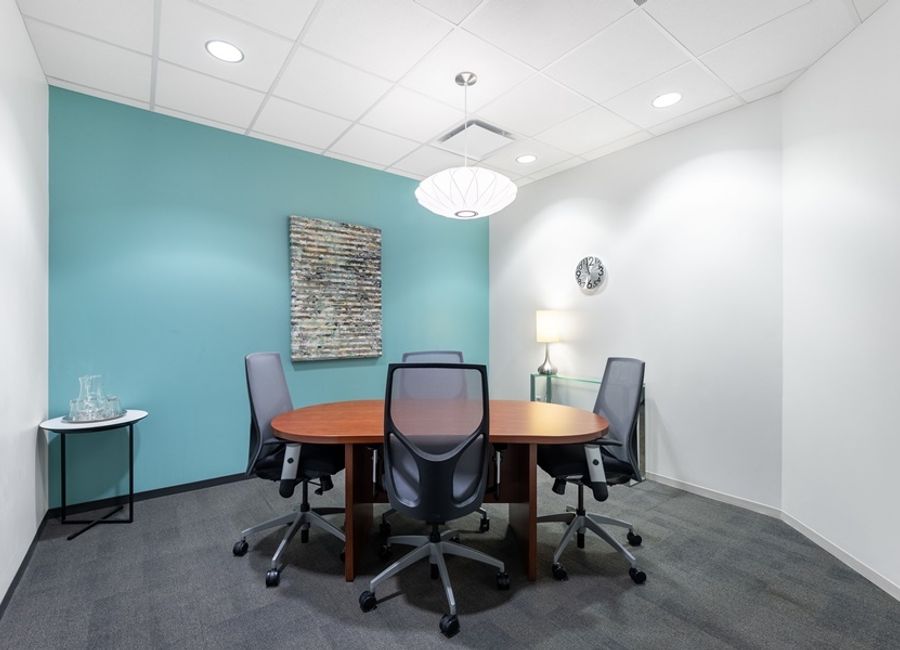 All-inclusive access to professional office space for 3 persons in ...