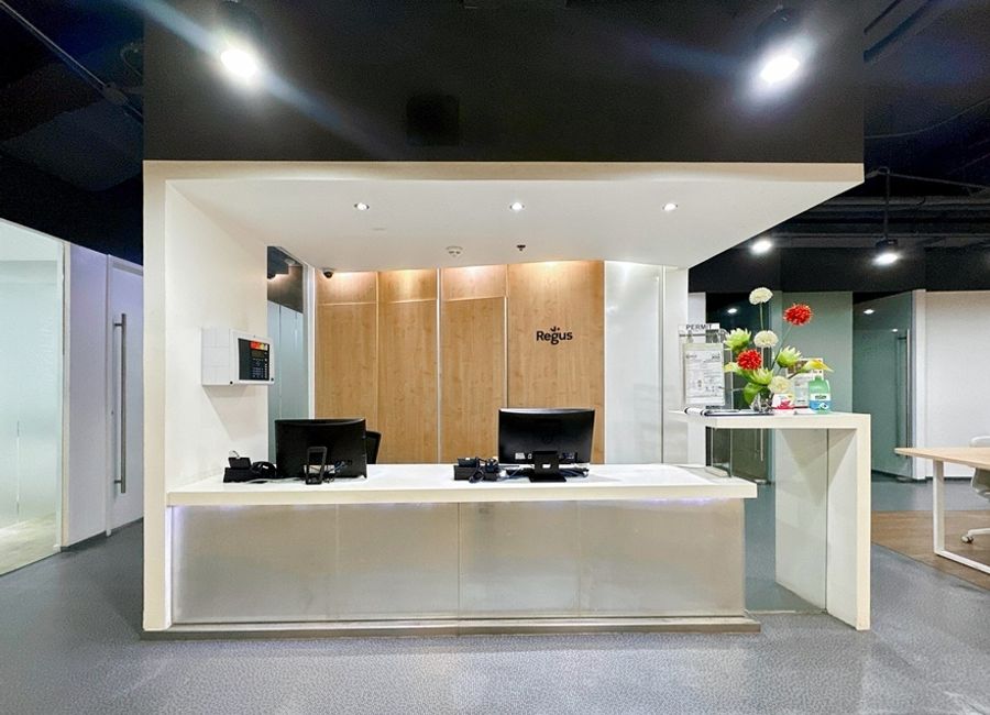 Move into ready-to-use open plan office space for 10 persons in Regus ...