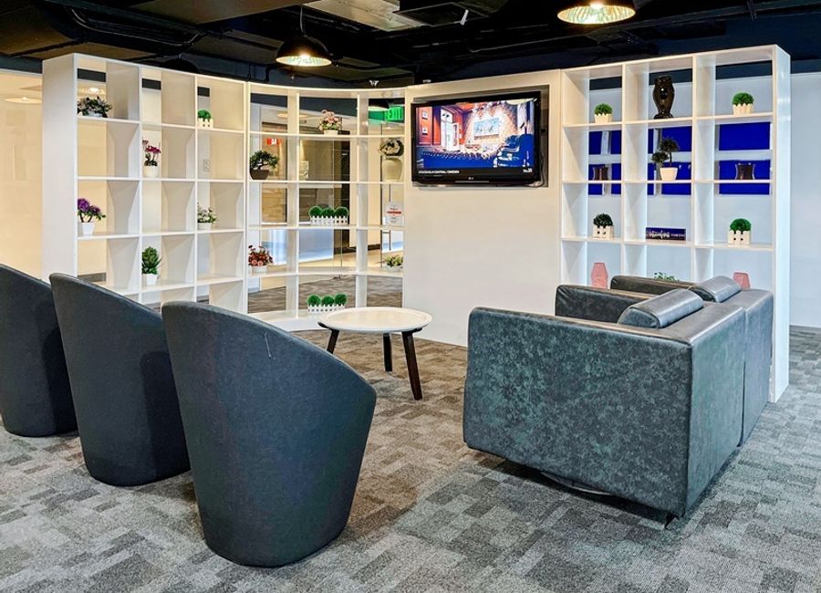 Access professional coworking space in Regus Marco Polo
